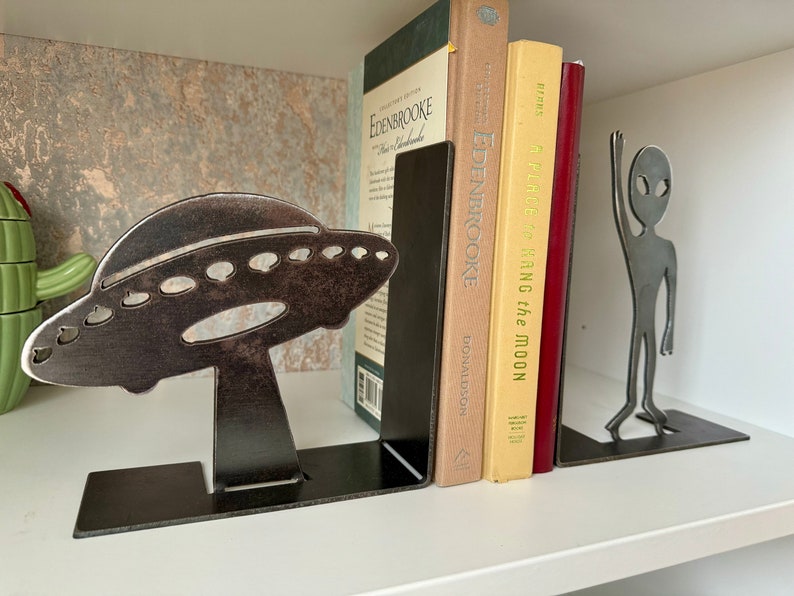 UFO and Alien Bookends - Etsy