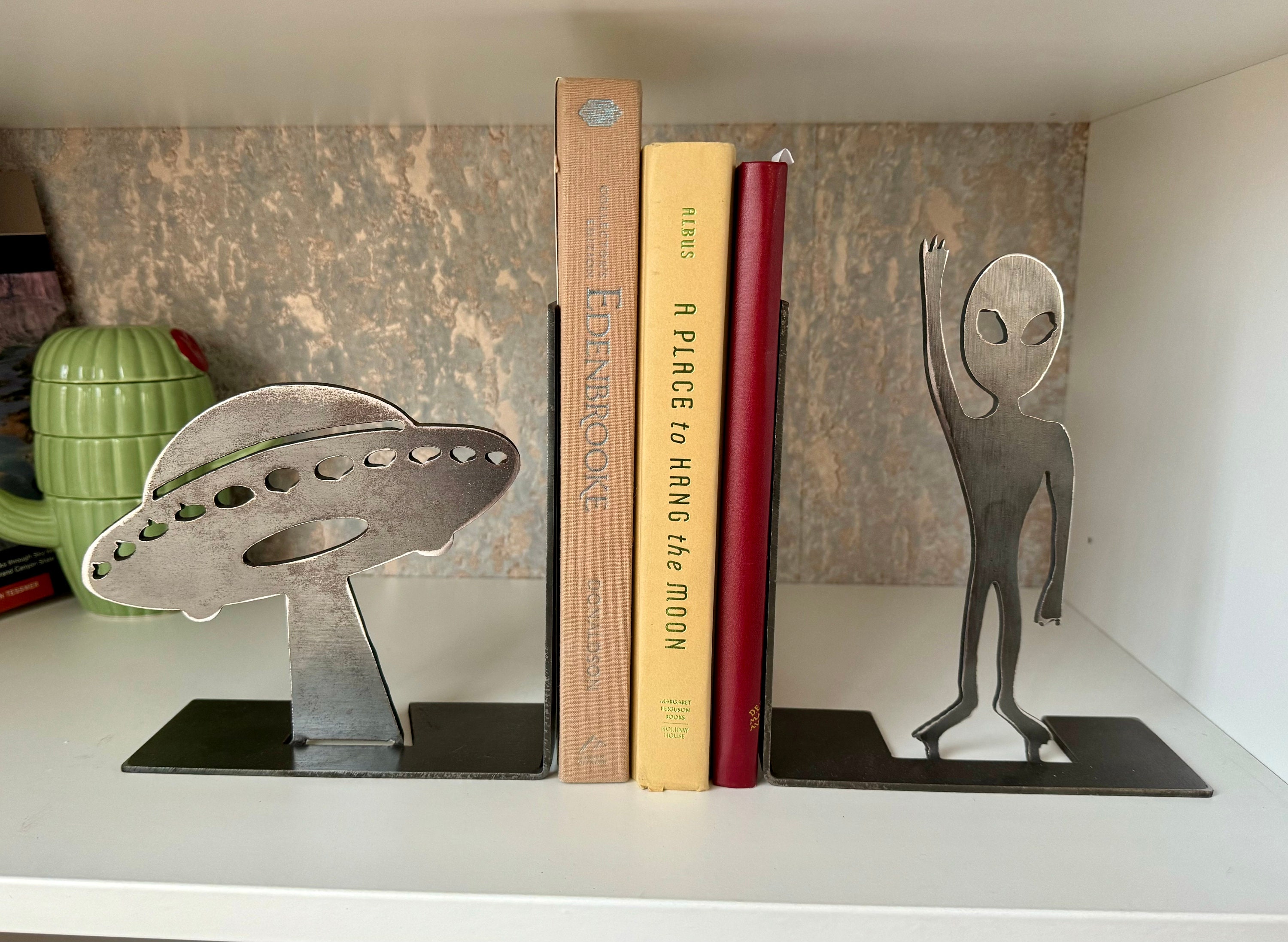 UFO and Alien Bookends - Etsy