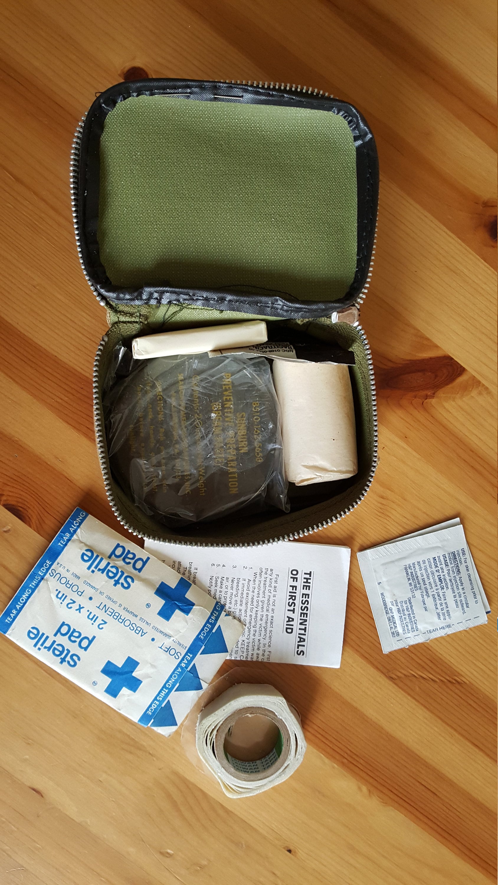 1980s US Army First Aid Kit - Etsy