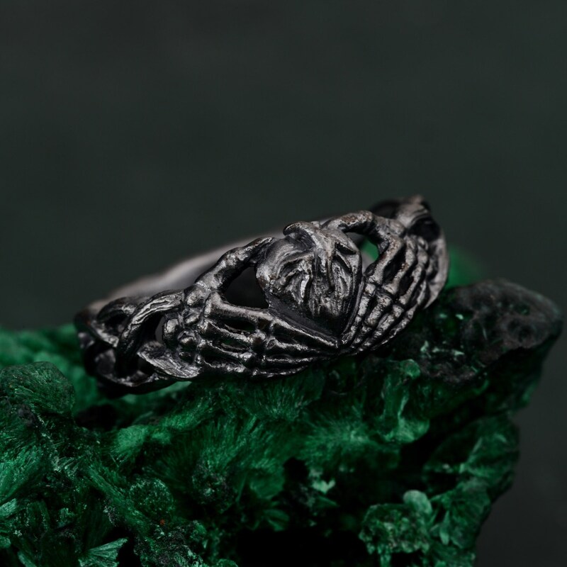 Heart Hand Ring - Etsy