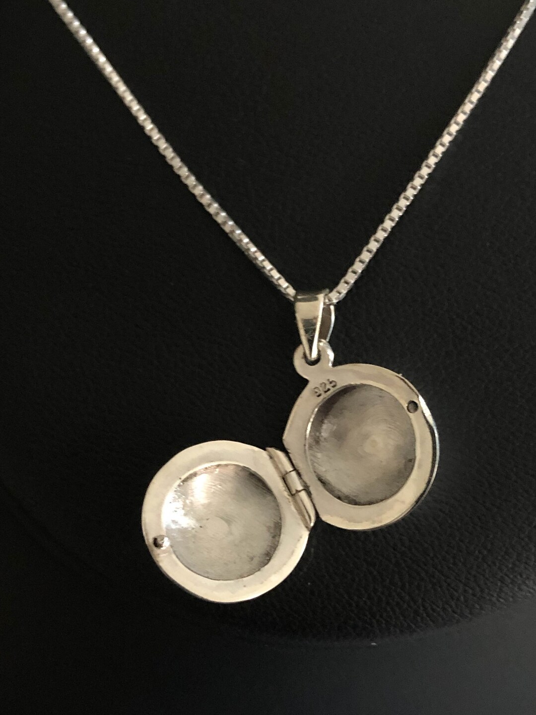 Small Round Locket Necklace, Sterling Silver Locket Pendant, Tiny Photo ...