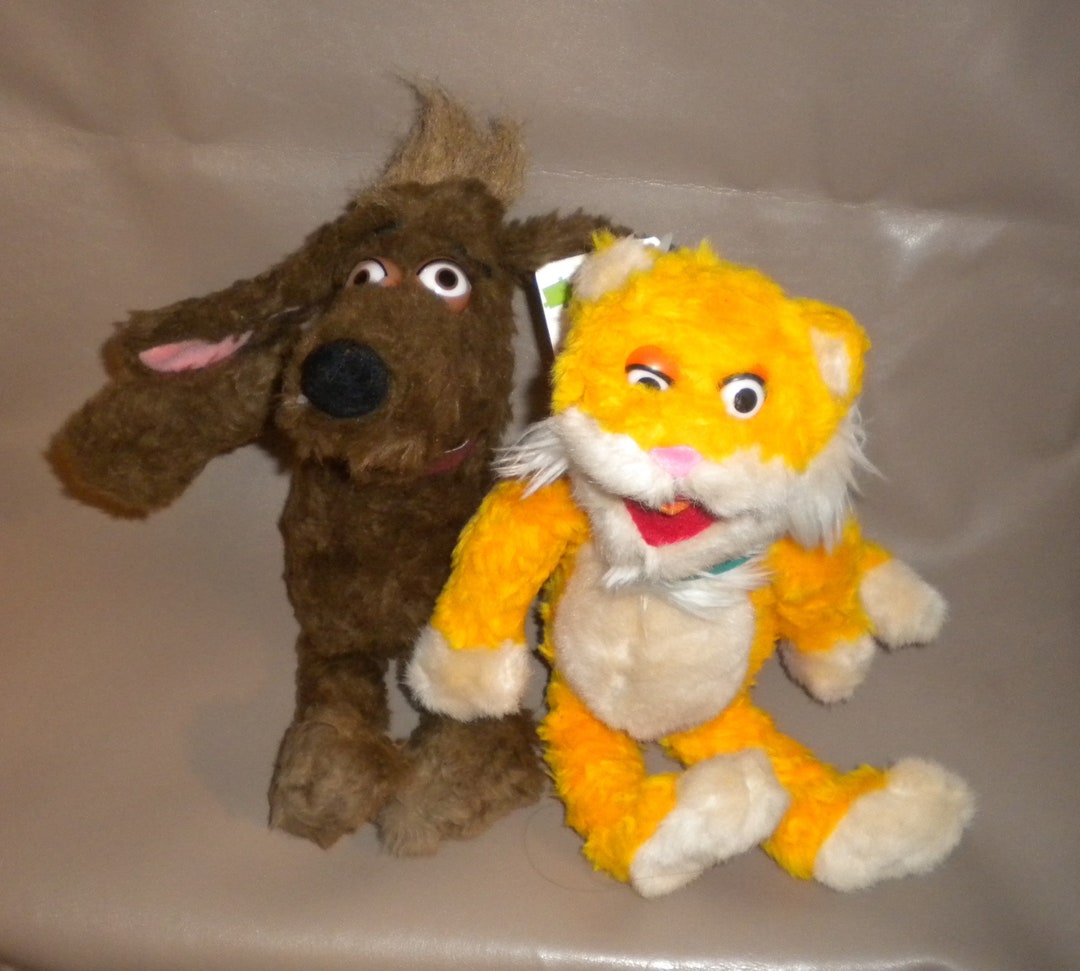 Nuzzle the Dog & Sizzle the Cat - Etsy