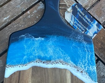 Round Ocean Wave Wood Cutting Board With Handle, Realtor Gift, Epoxy ...