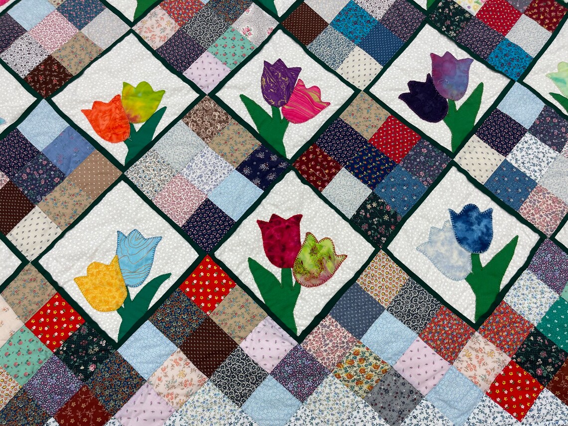 Tulip Hand Quilted Quilt - Etsy