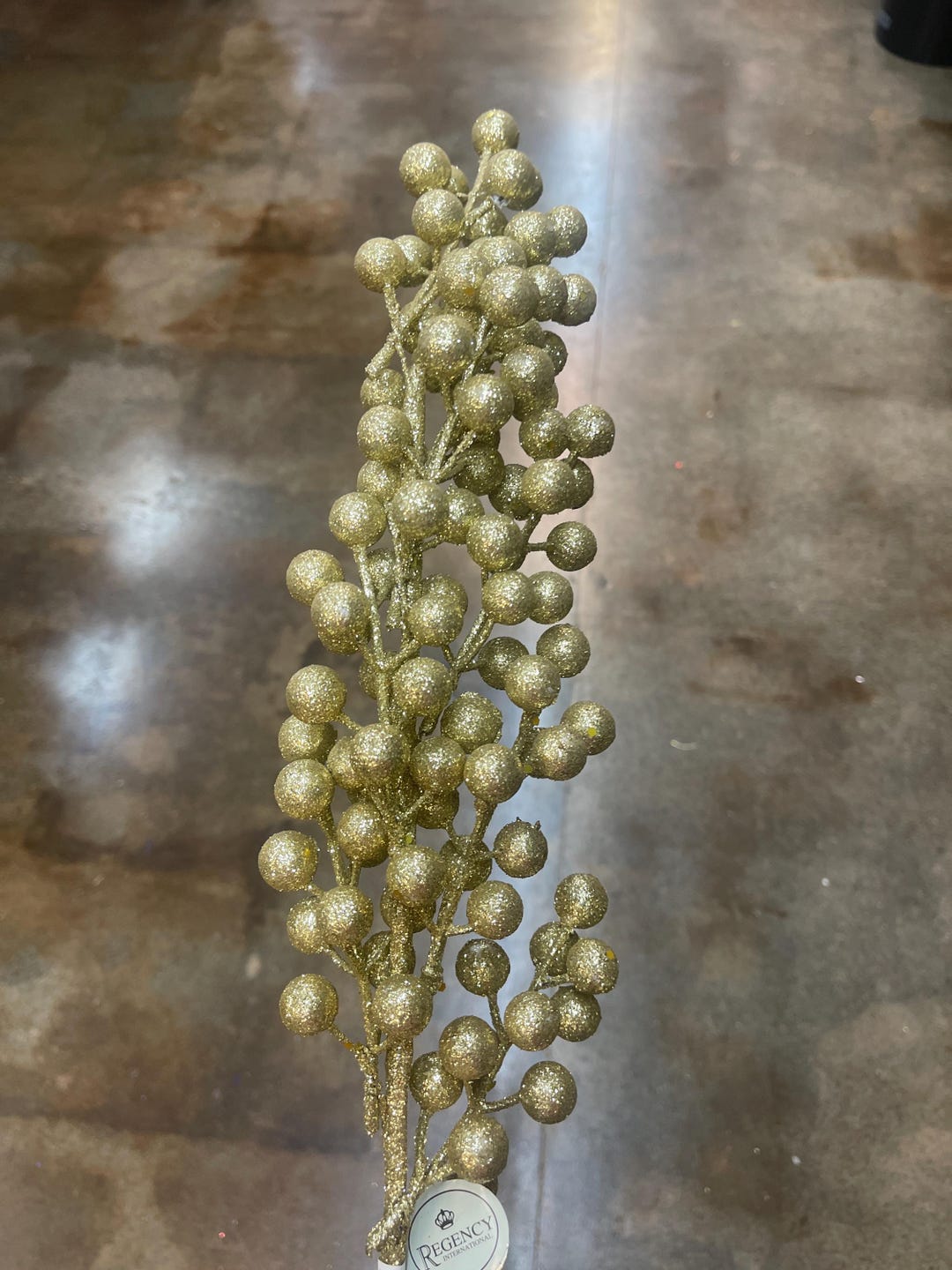 Berry Cluster Spikes Christmas Gold 24", Gold Glittered Ball Spray ...