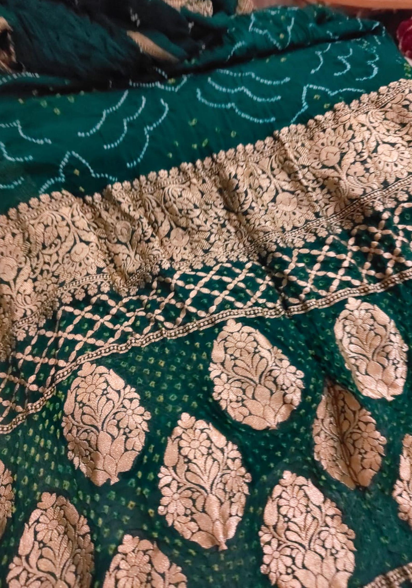 Emerald Green Sarkam Bandhej on Pure Banarasi Silk Georgette, SILK MARK ...