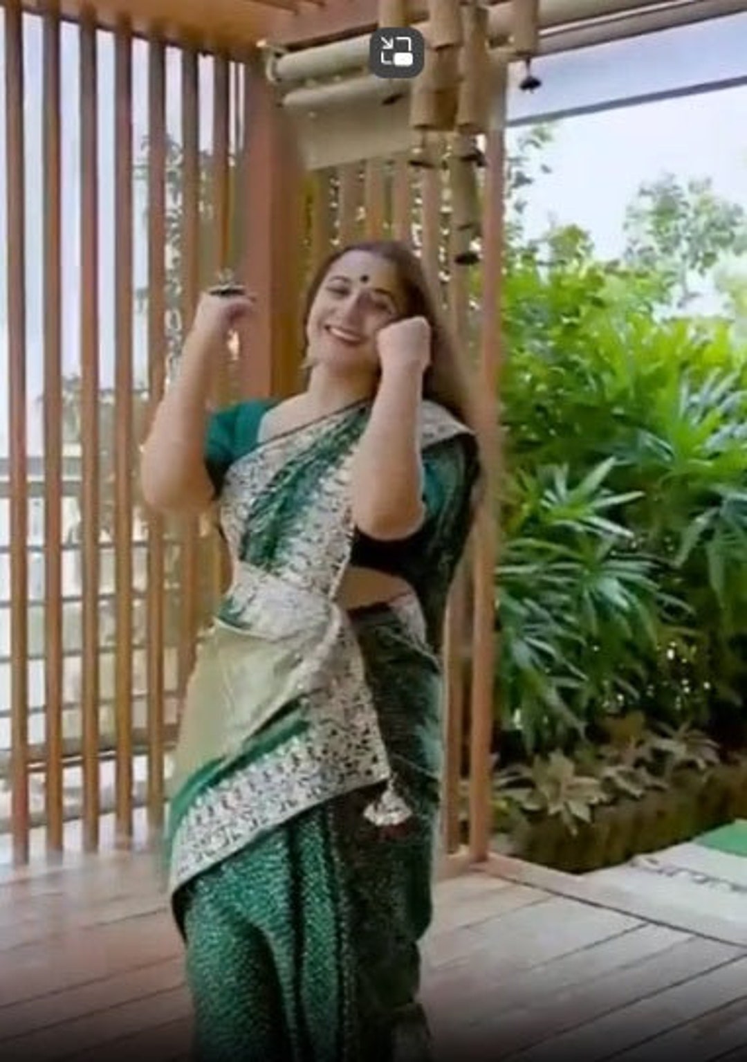 Vidya Balan Bottle Green Gajji Silk Saree With Bandhni Digital Print ...