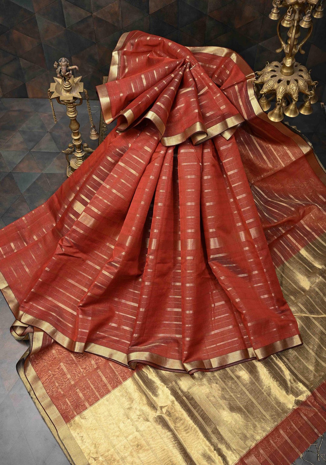 Rust Brown Handwoven Maheshwari Silk Cotton Saree With Horizontal Zari ...