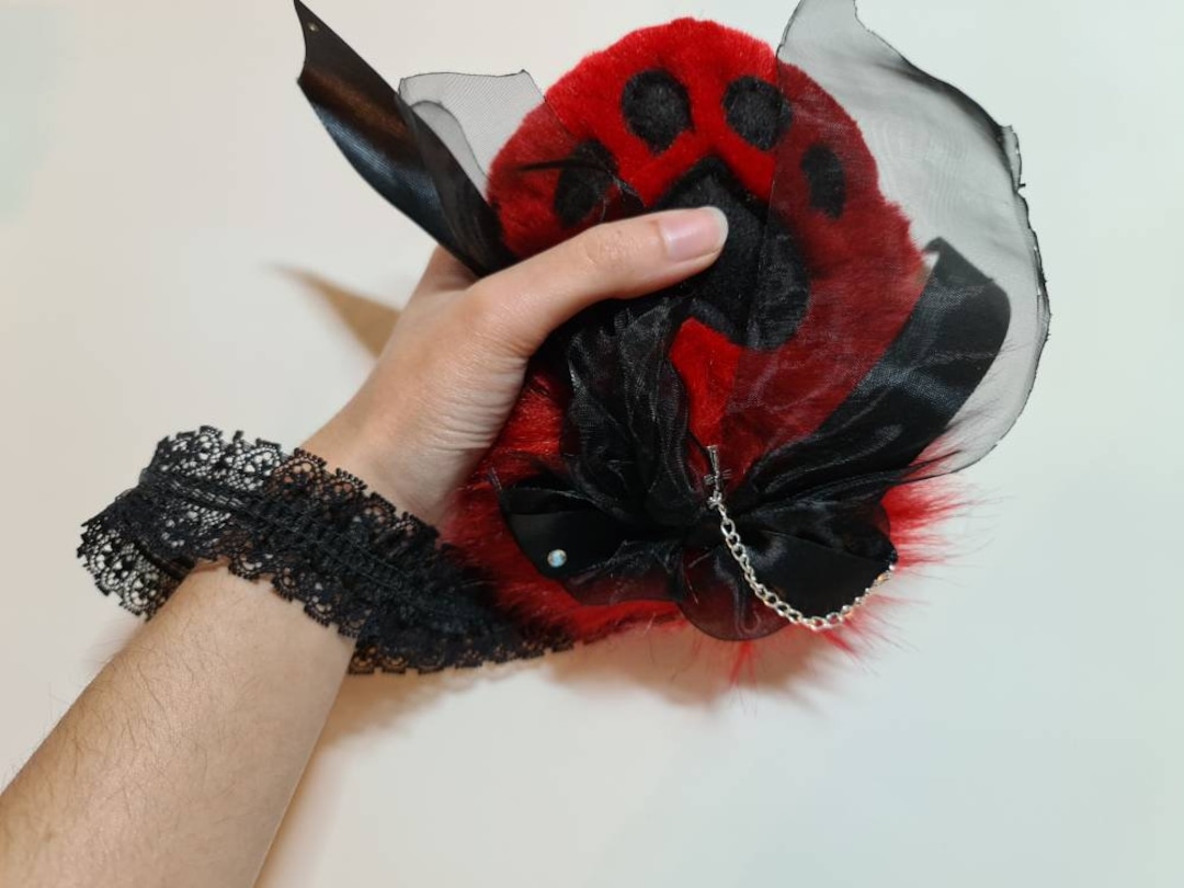 READY TO SHIP Squeaky Toebean Paw Keychain, Goth Lolita, Punk Lolita ...