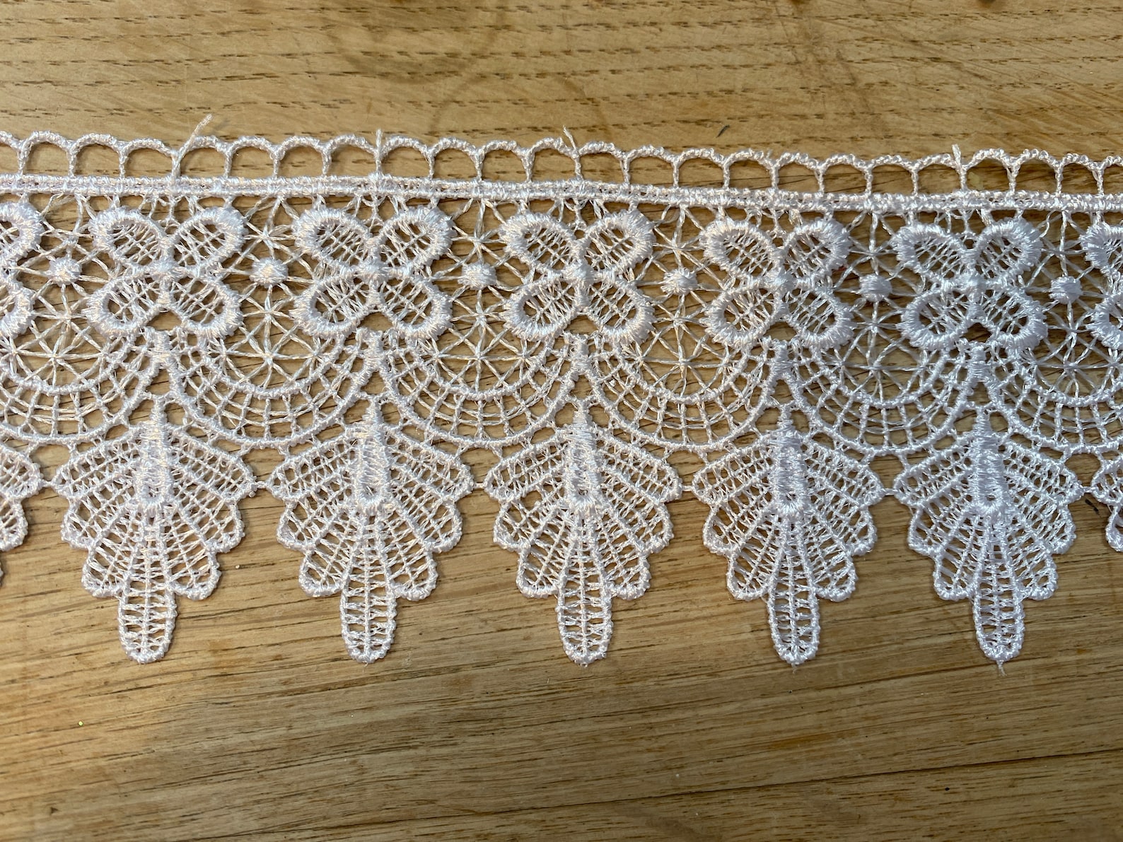 Beautiful Selection White Guipure Lace Trimming. Choice of Designs in ...