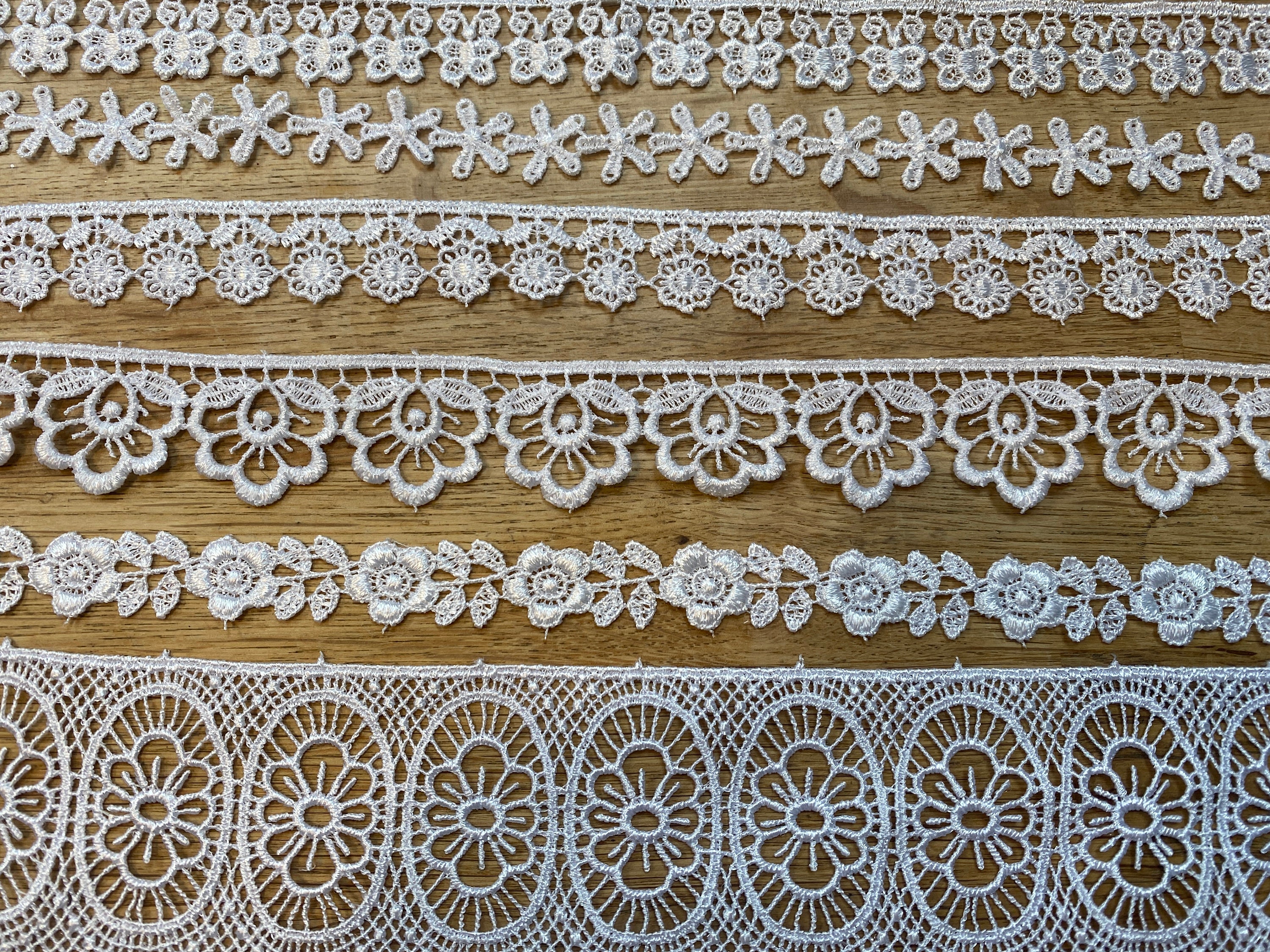Beautiful Selection White Guipure Lace Trimming. Choice of Designs in ...