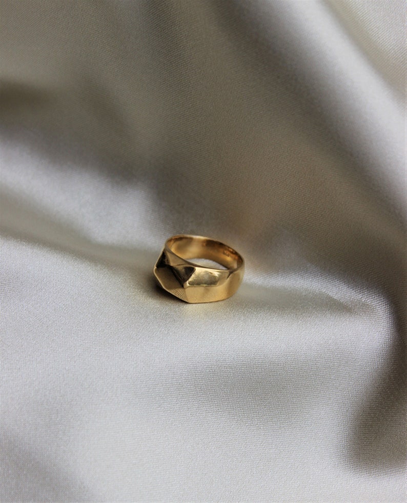 Little Finger Signet Ring - Etsy