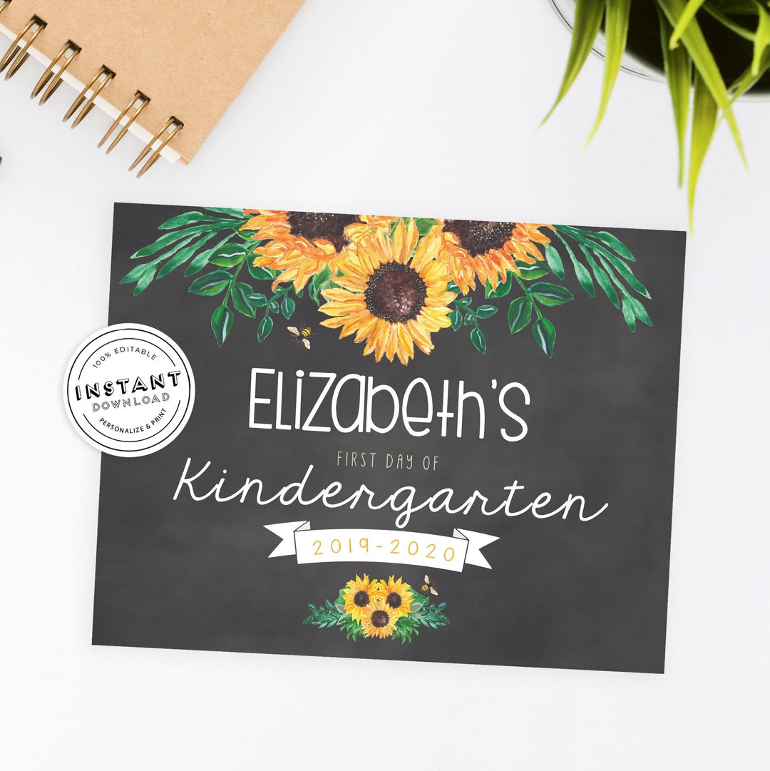Chalkboard First Day of School Sign Printable | Sunflower Back to ...