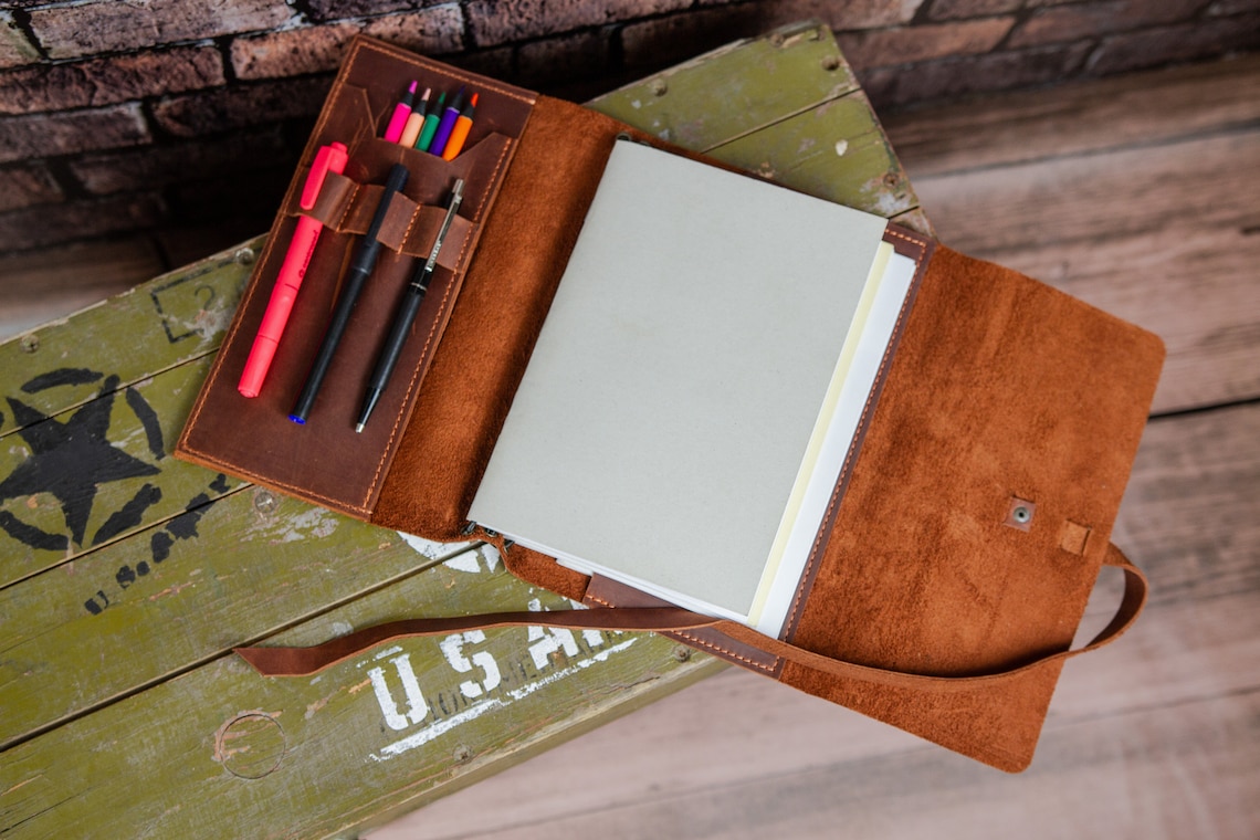 Leather portfolioPersonalized leather portfolioEngraved | Etsy