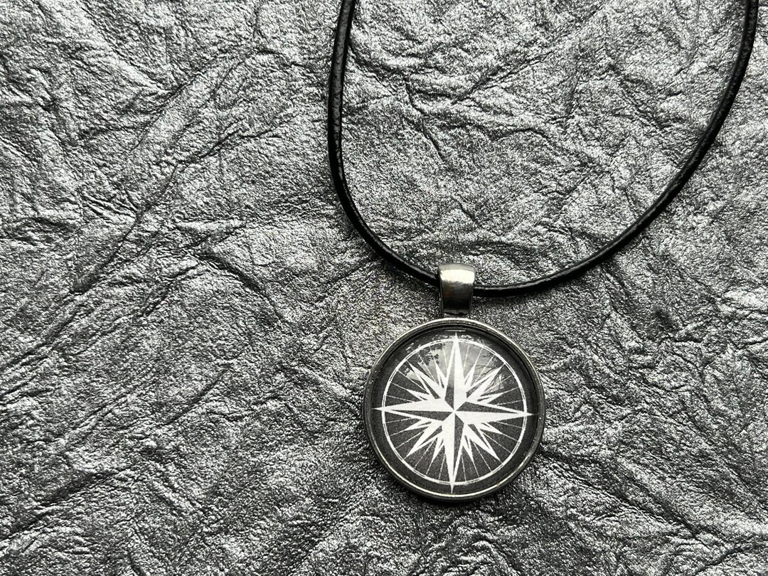 Minimalist Compass Choker - Etsy
