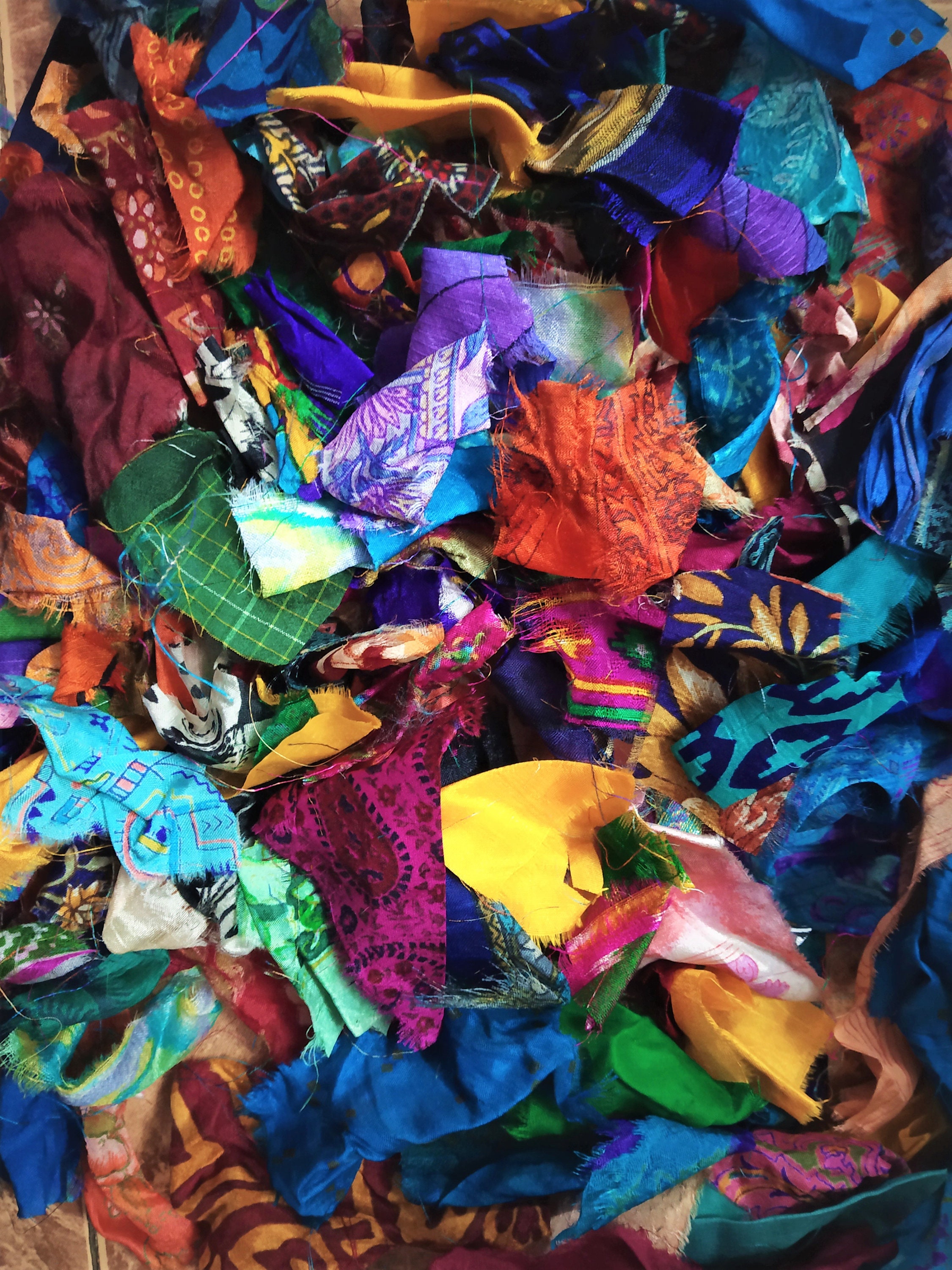 Sari Silk Fabric Lot Vintage Sari Material Remnant 1000 Pcs | Etsy