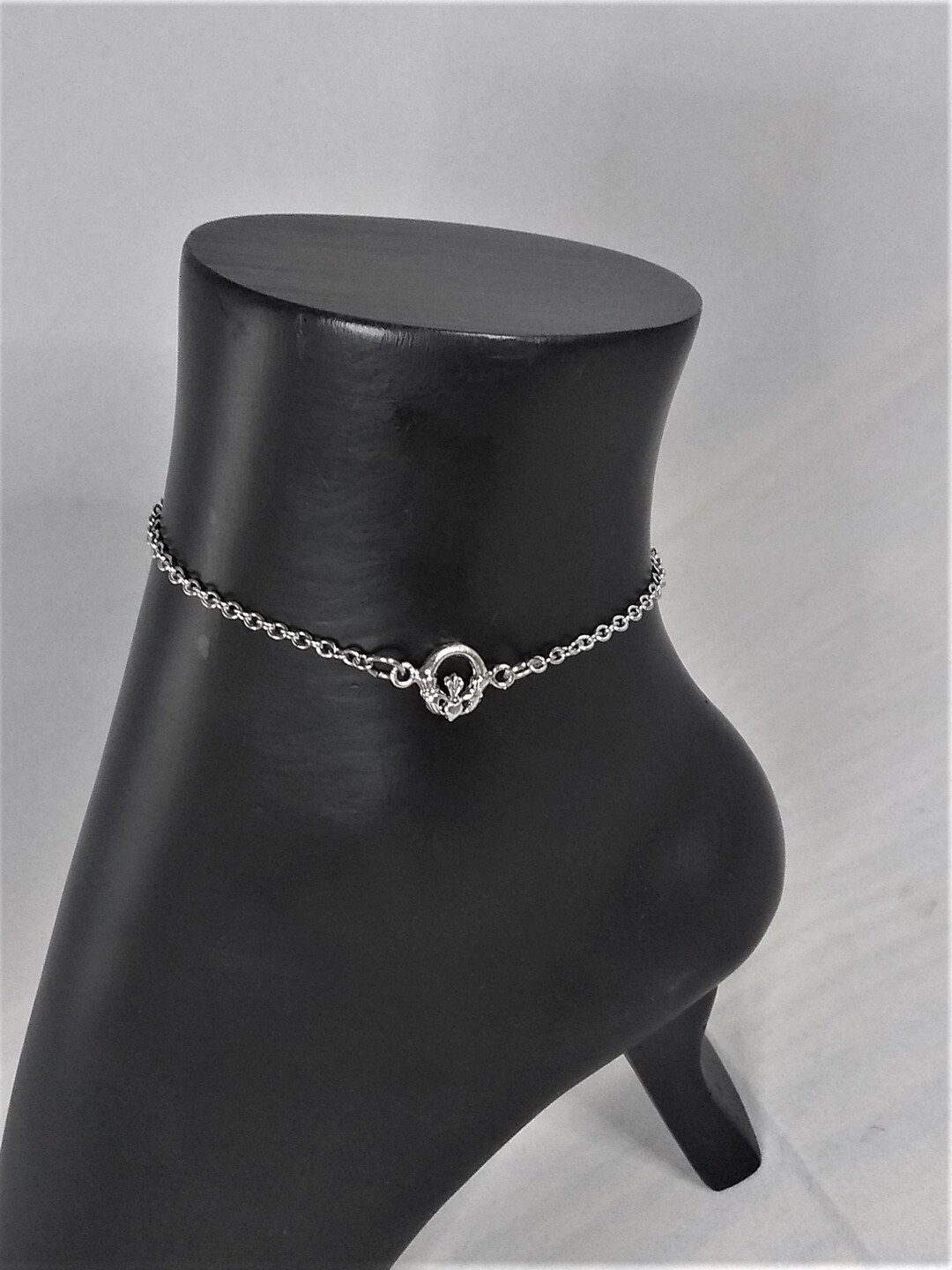 Discreet 24/7 Claddagh Locking Anklet or Bracelet - Etsy