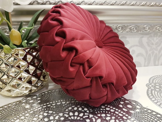 Round velvet pillow// Handmade velvet cushion// Decorative red | Etsy