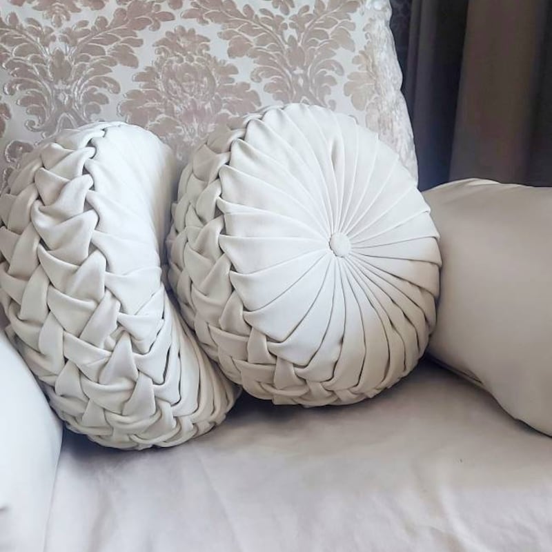 Round Pillows - Etsy