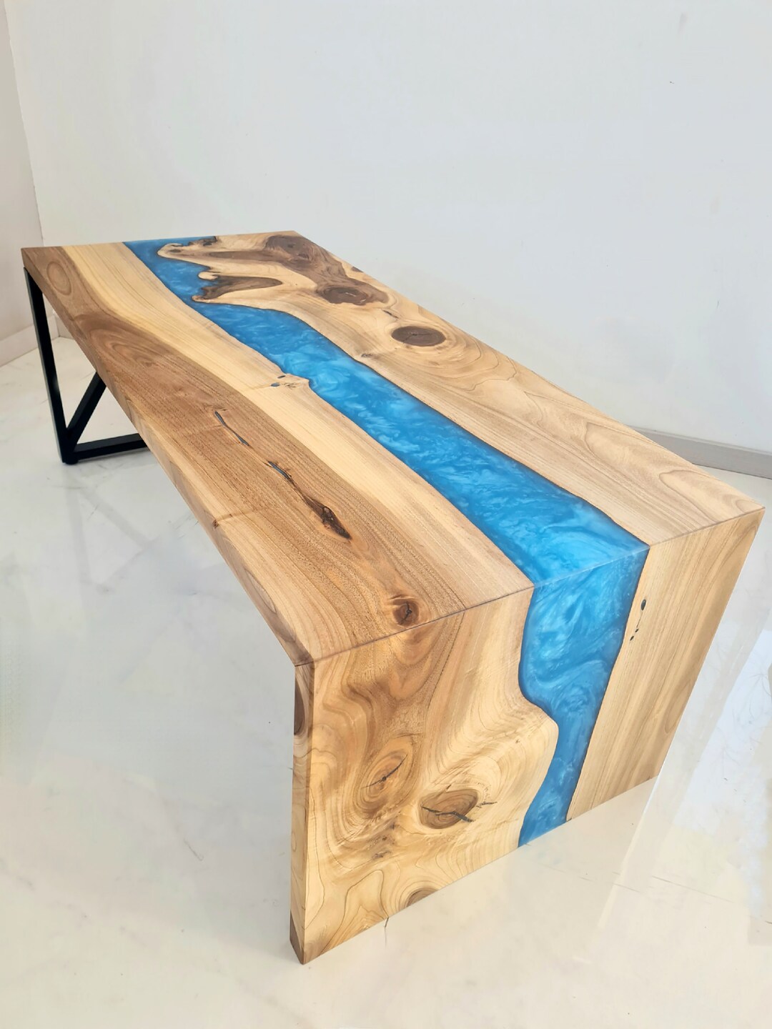Live Edge Walnut Wood Epoxy Waterfall River Table / Walnut Wood and ...