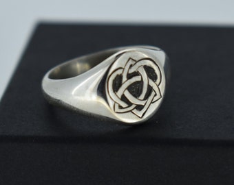 Hand Engraved Silver Celtic Trinity Knot Signet Ring | Etsy