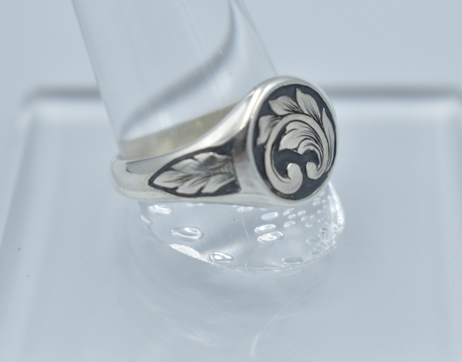Hand Engraved Silver Leaf & Scroll Signet Ring - Etsy