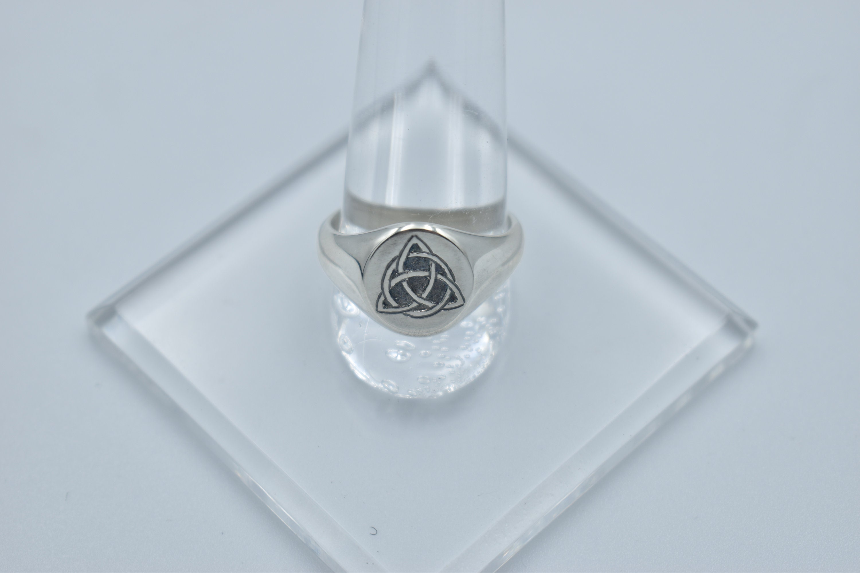 Hand Engraved Silver Celtic Trinity Knot Signet Ring - Etsy