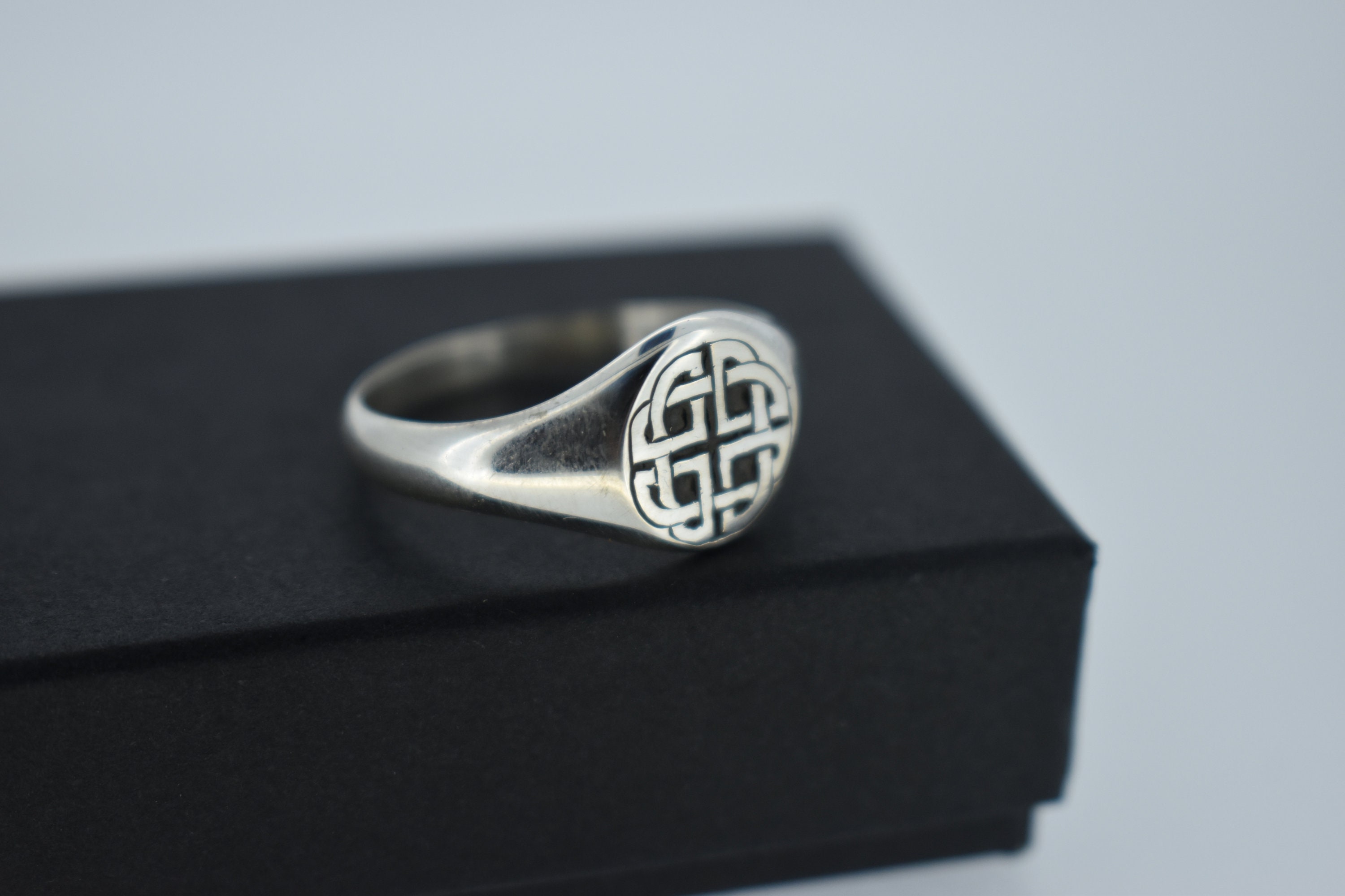 Hand Engraved Silver Celtic Shield Knot Signet Ring - Etsy