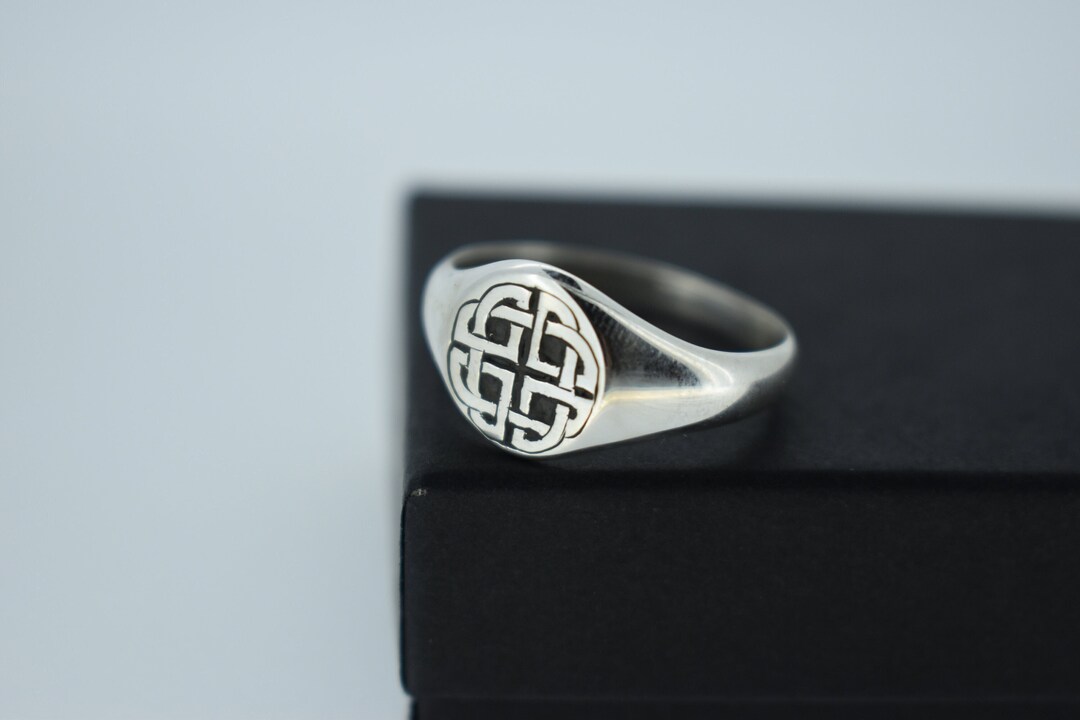 Hand Engraved Silver Celtic Shield Knot Signet Ring - Etsy
