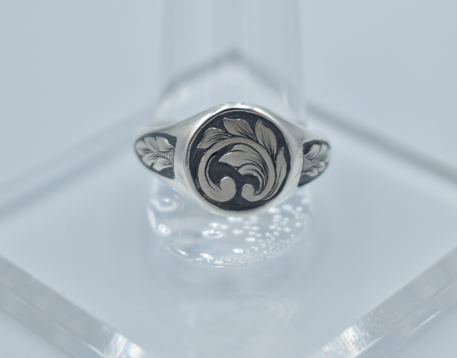 Hand Engraved Silver Leaf & Scroll Signet Ring - Etsy