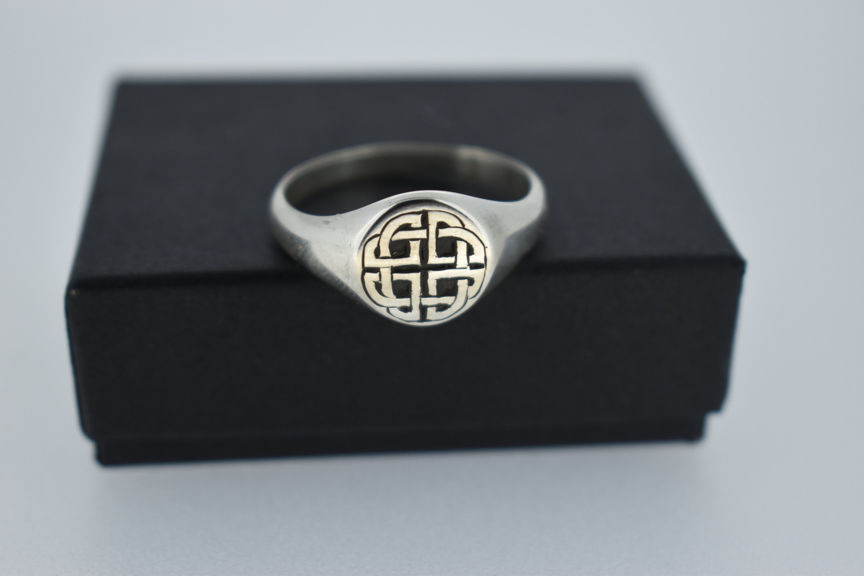 Hand Engraved Silver Celtic Shield Knot Signet Ring - Etsy