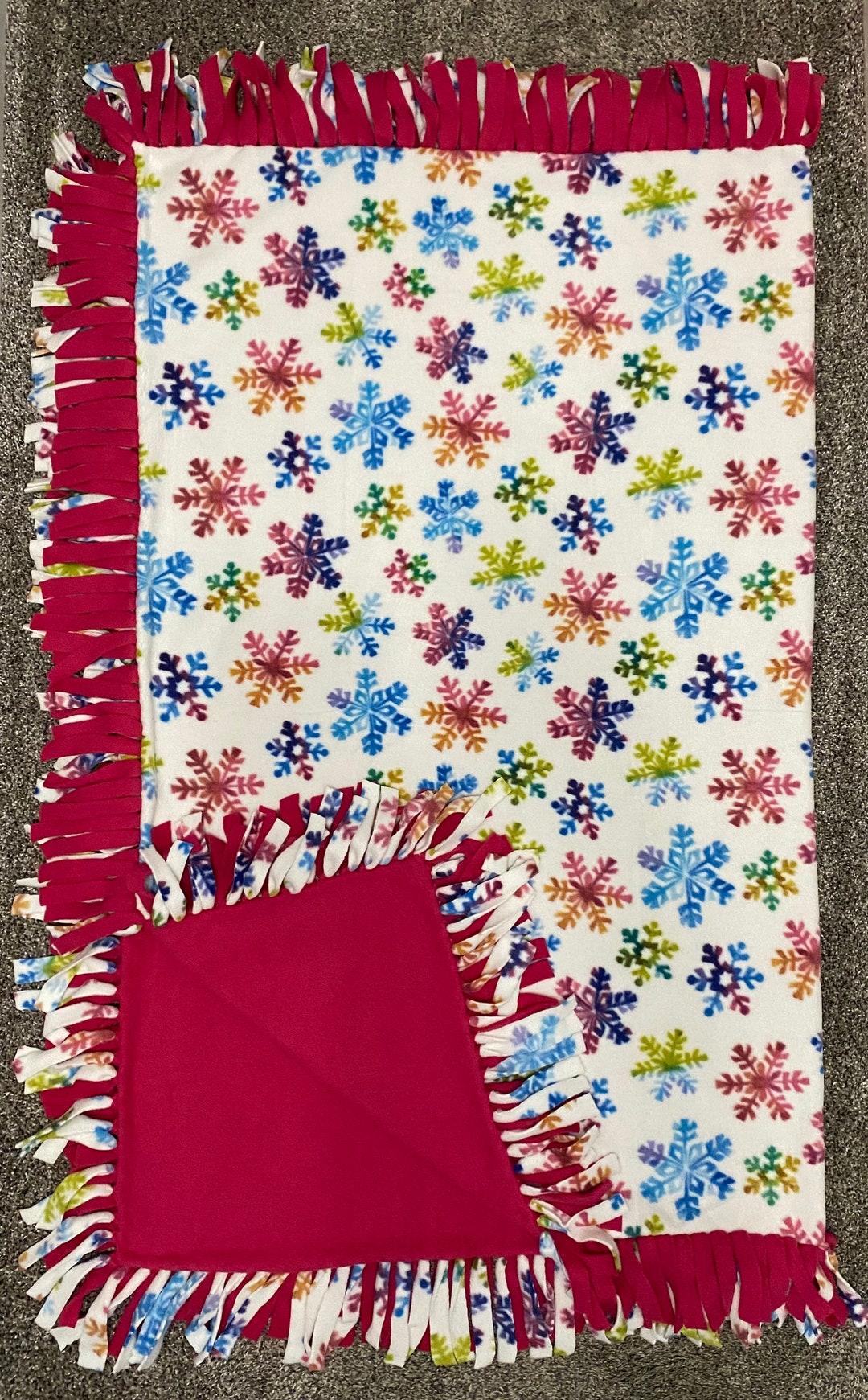Whimsical Snowflakes Fleece Blanket, Multicolor Christmas Throw ...