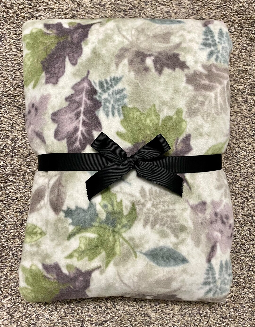 Autumn Leaves No Sew Fleece Blanket, Fall Leaves Throw Blanket, Purple ...