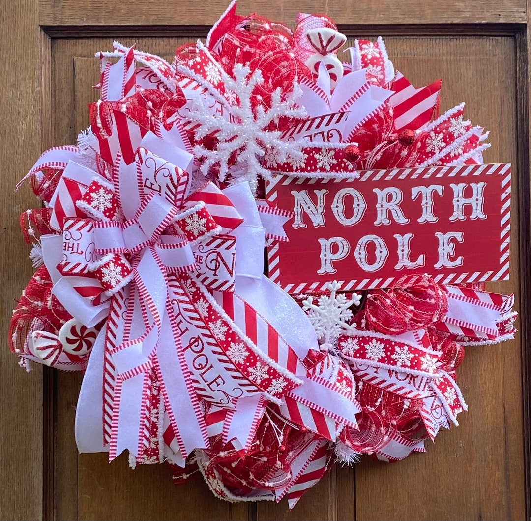 Santas North Pole Christmas Home Accent Wreath, the North Pole ...