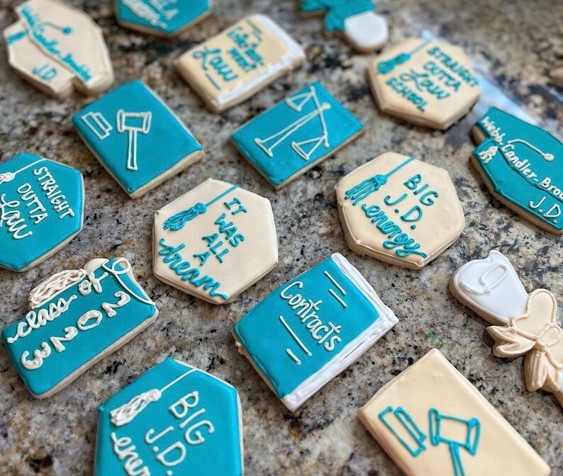 Custom Cookies: Law School Graduate - Etsy