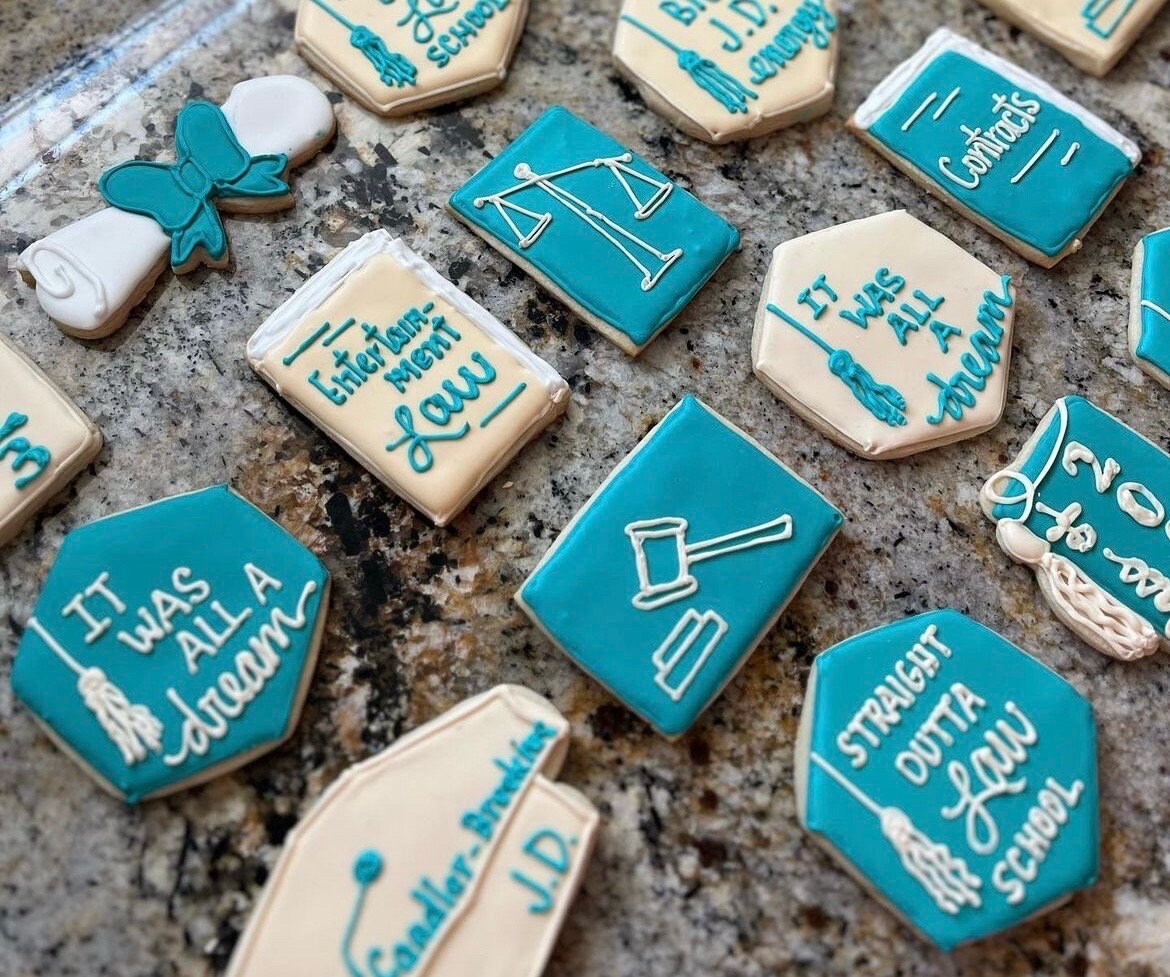 Custom Cookies: Law School Graduate - Etsy