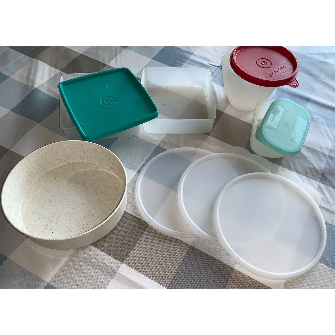 Tupperware 670 Square Away Sandwich Keeper Round Containers Lids 1405 ...