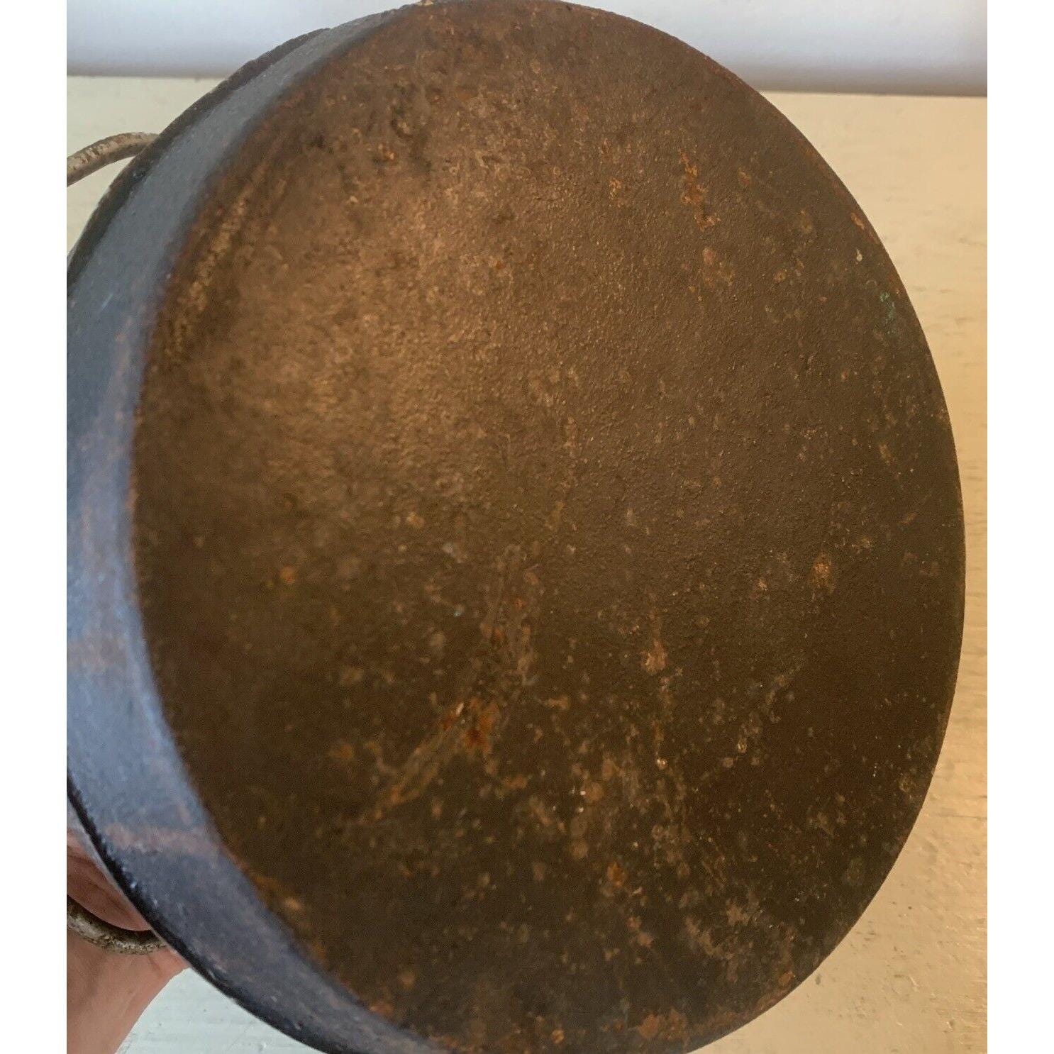 Unmarked Vintage Antique Heavy Cast Iron Kettle Spring Handle Slide Lid ...