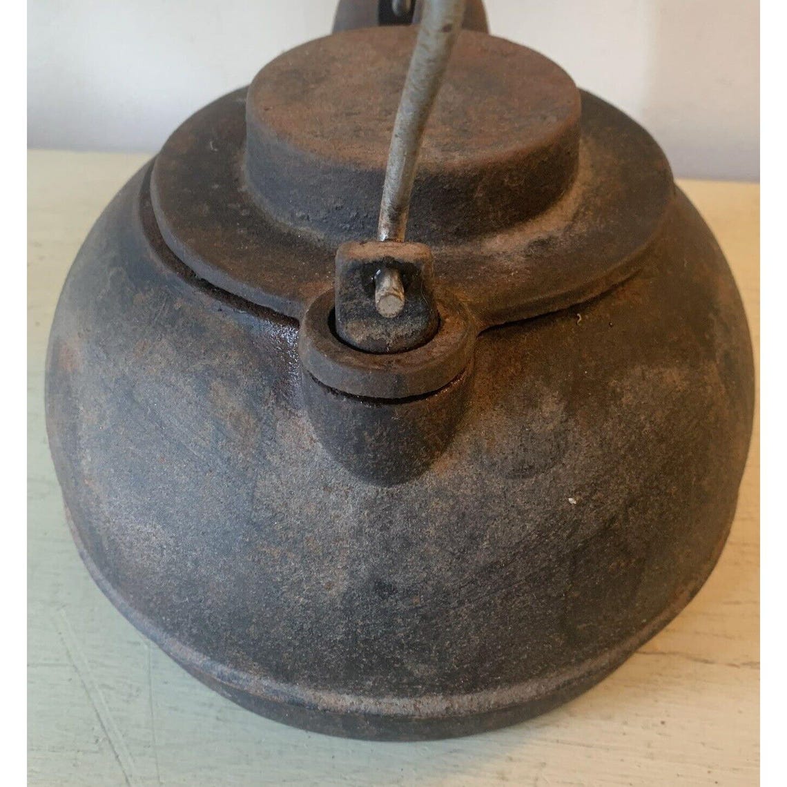 Unmarked Vintage Antique Heavy Cast Iron Kettle Spring Handle Slide Lid ...