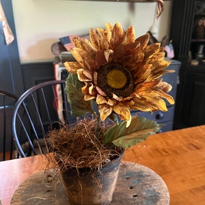 NEW Early Primitive Flowers Grubby Sunflowersmake Do Needfulcabinet ...