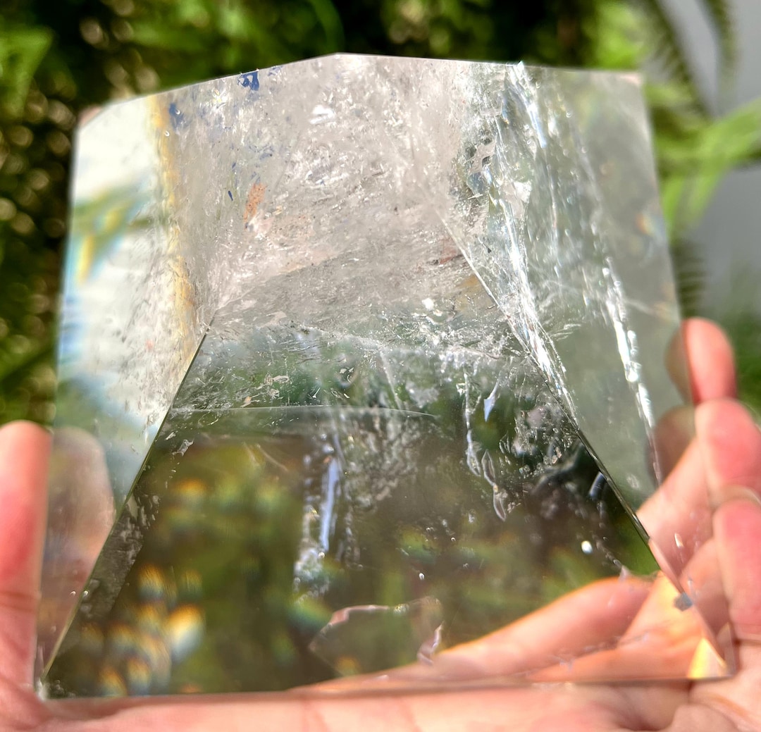 Natural Himalaya Rainbow Clear Crystal Quartz Pyramid/white Crystal ...