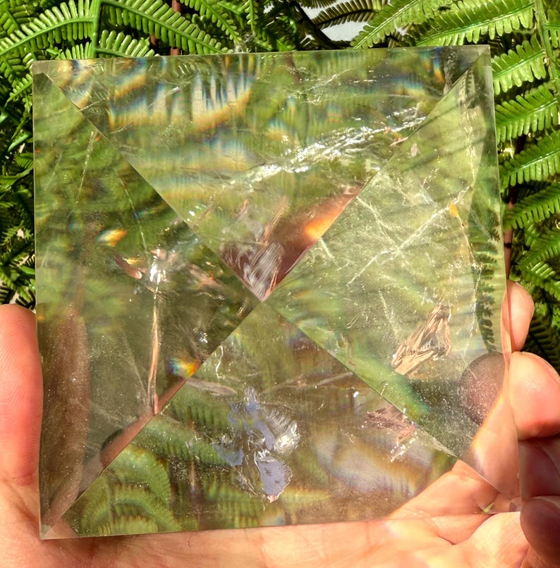 Natural Himalaya Rainbow Clear Crystal Quartz Pyramid/white Crystal ...