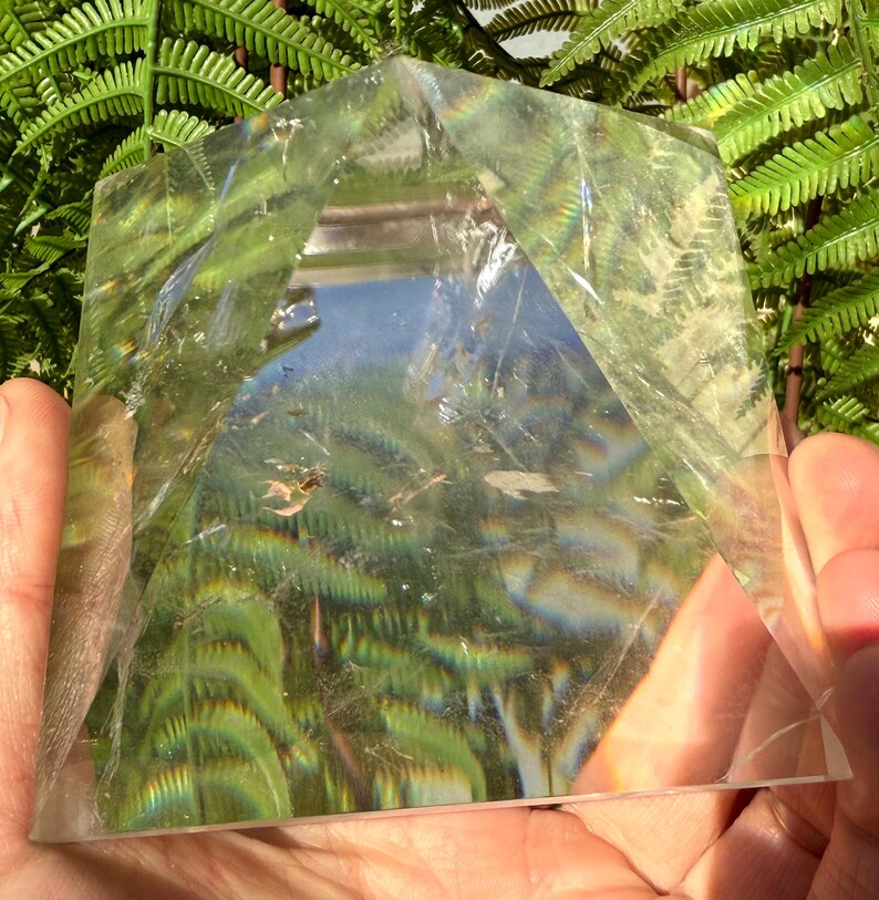 Natural Himalaya Rainbow Clear Crystal Quartz Pyramid/white Crystal ...