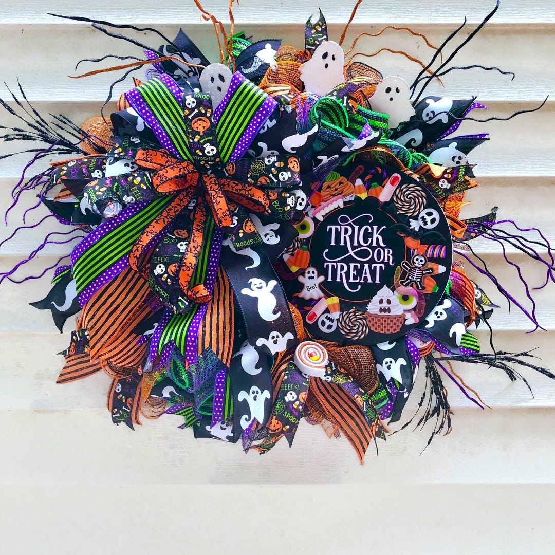 Halloween Trick or Treat Wreath | Handmade Spooky Ghost Decor | Ghost ...