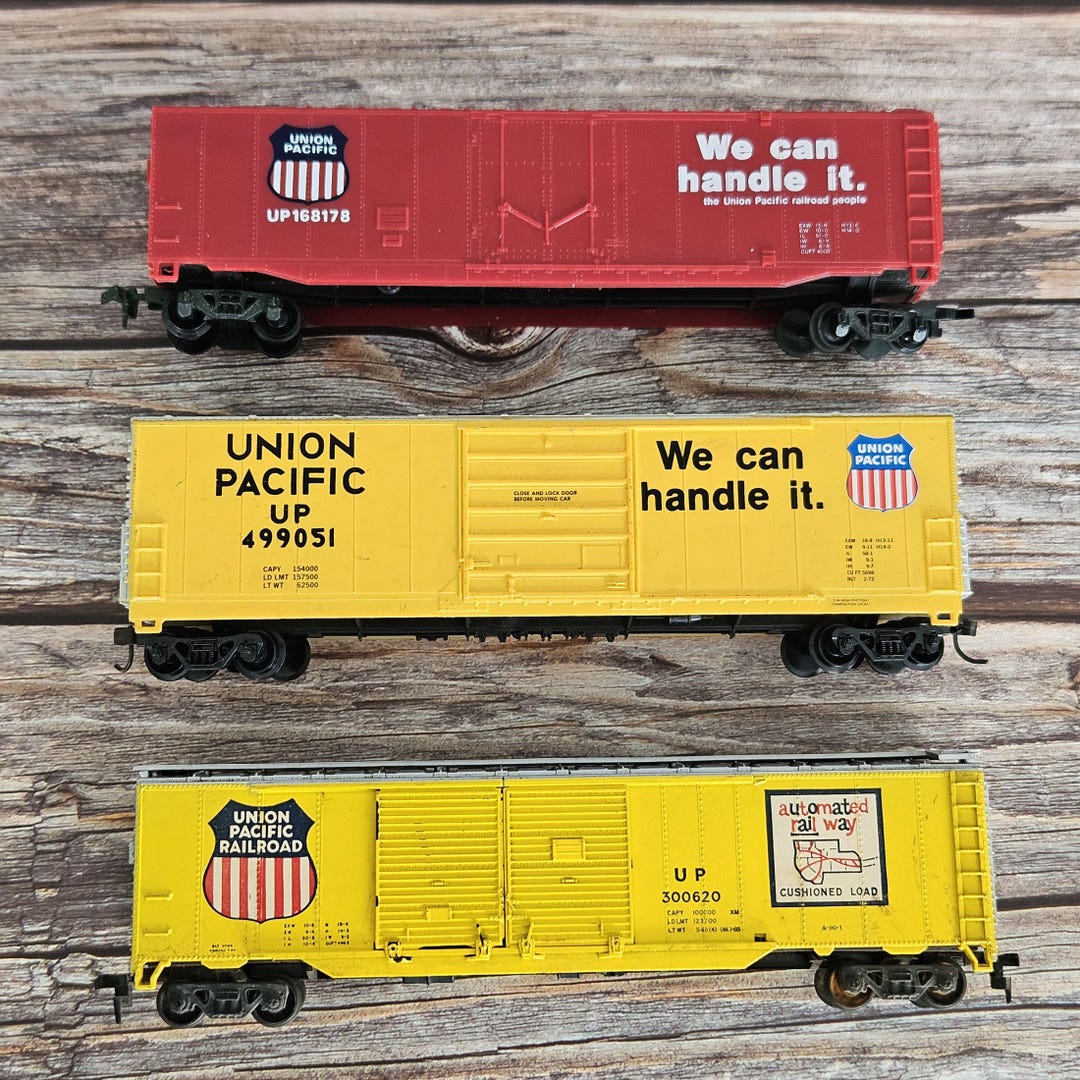 3 HO Scale Union Pacific Boxcars Lot Model Train Box Cars - Etsy