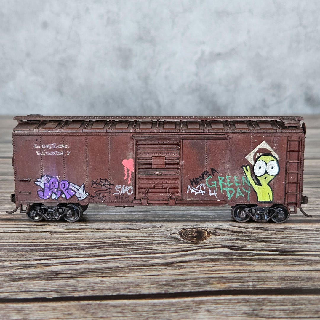 HO Scale Custom Graffiti Boxcar, Hand Painted USA Space Alien Danger ...