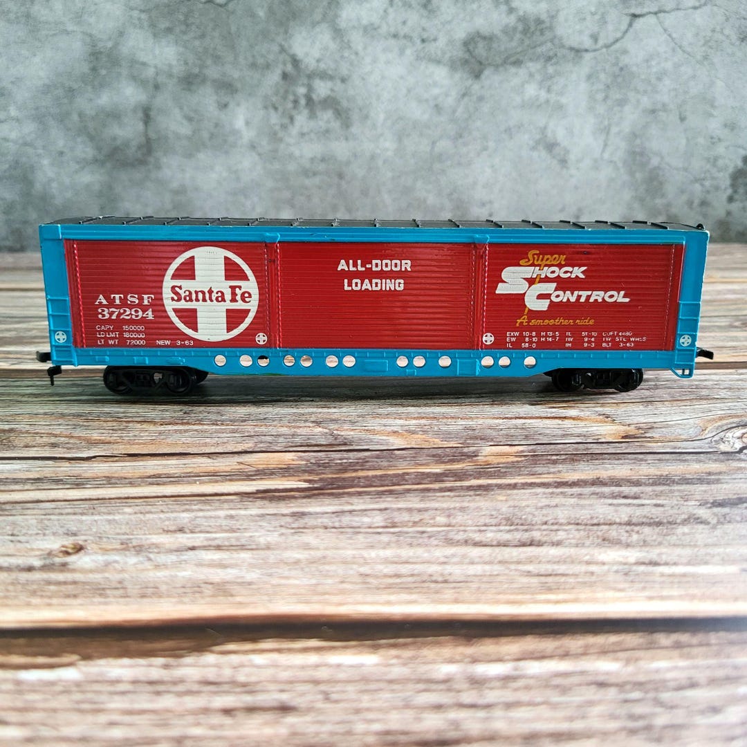 Vintage HO Scale All-door Boxcar, Santa Fe ATSF 37294 Red and Blue ...