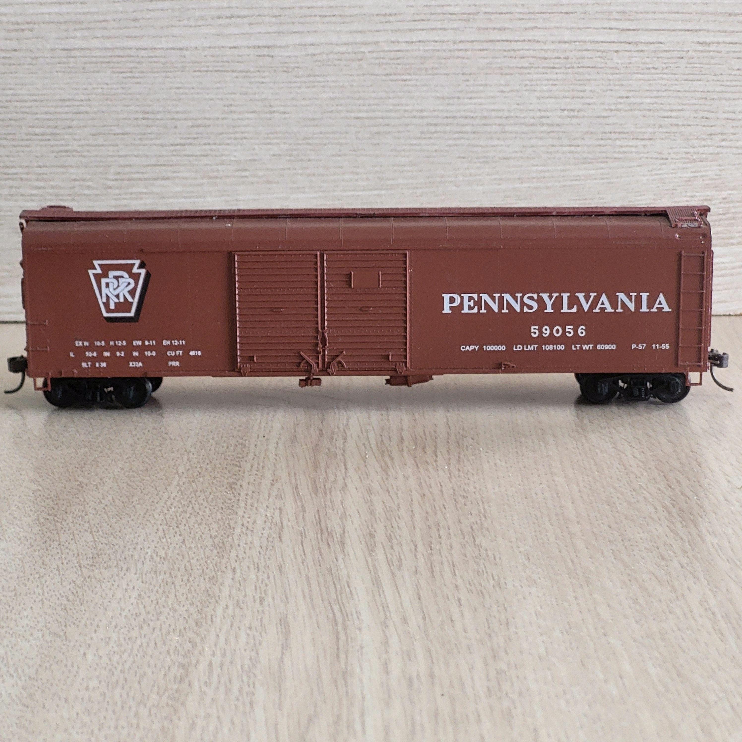 HO Scale Round Roof Double Door Boxcar, Pennsylvania Shadow Keystone ...