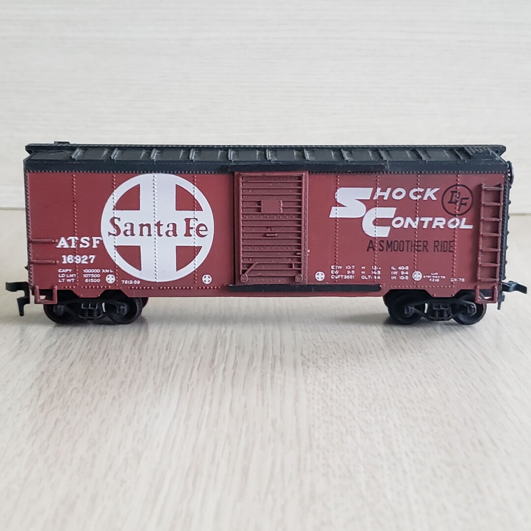 HO Scale Santa Fe Shock Control Boxcar ATSF 16927 1/87 by Life-like Trains - Etsy
