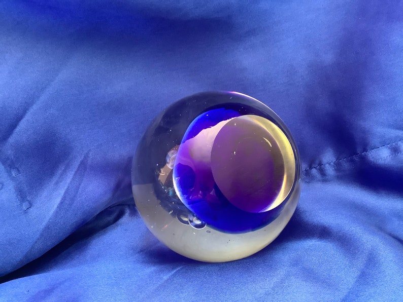 Very Large Round Glass Paperweight Clear Glass With Blue and White ... Very Large Round Glass Paperweight Clear Glass With Blue and White ...